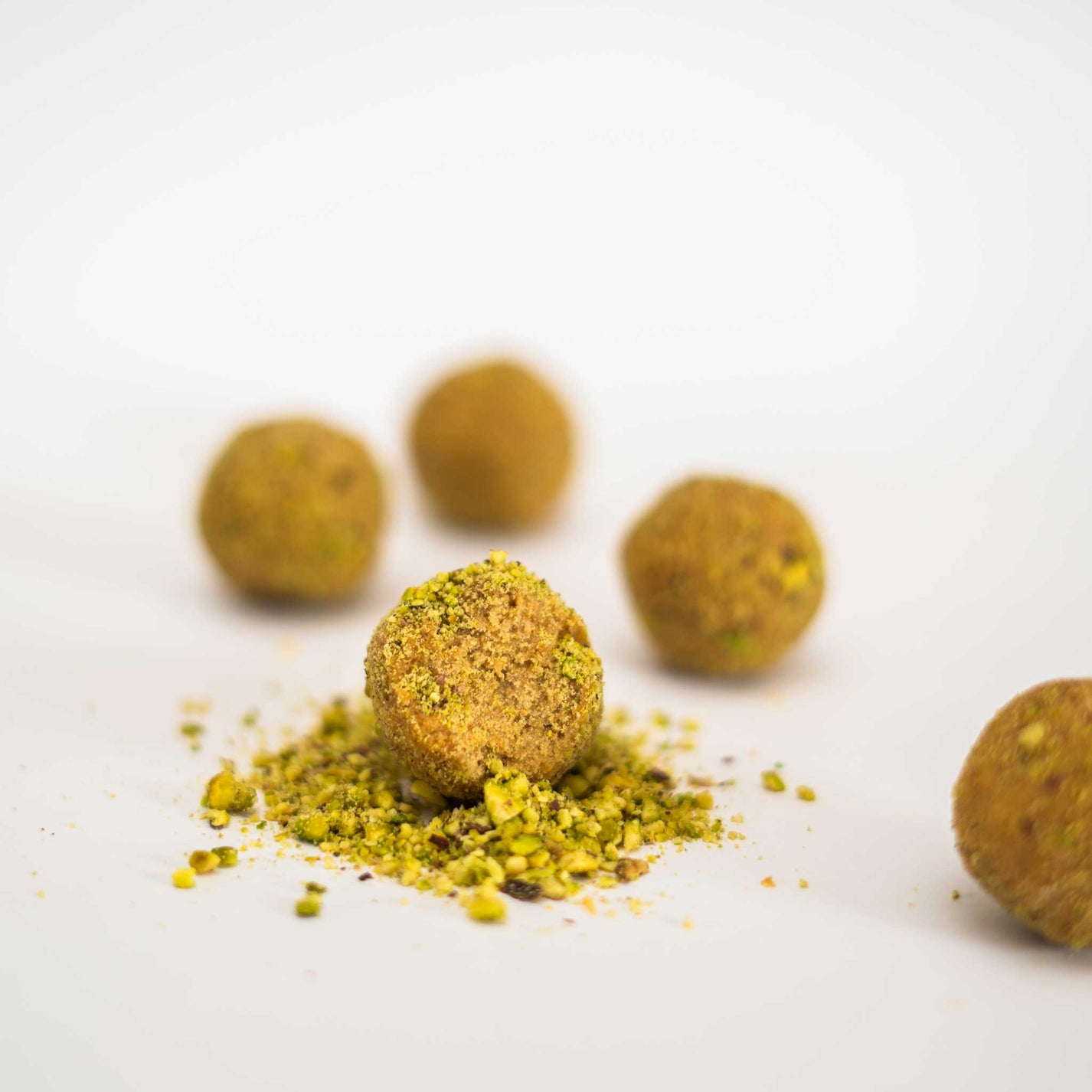 Buy Healthy Ladoo Online | Besan Laddoo Online | SelfCare